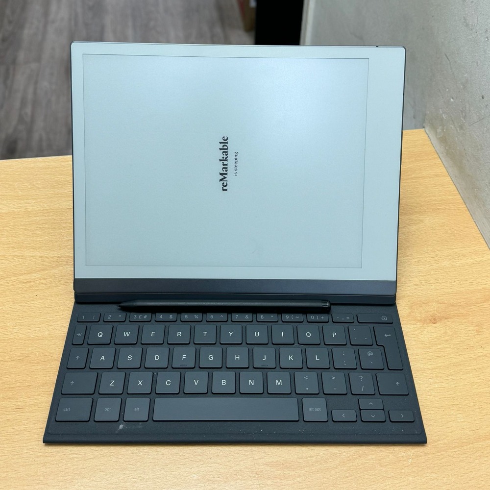 Used Remarkable 2 Tablet Professional Bundle (Very Good Condition) Free ...